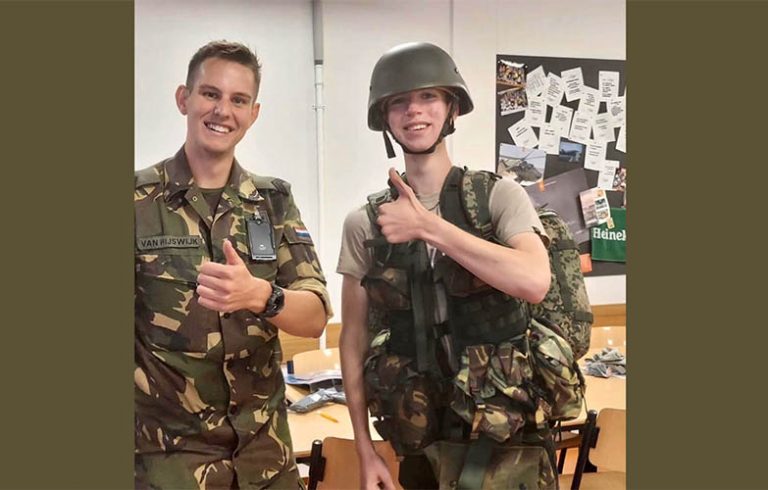 Koninklijke Luchtmacht geeft gastles op Altena College - B2B-platform ...